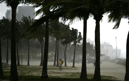 Noel becomes hurricane, moves away from Bahamas — Earth Changes — Sott.net