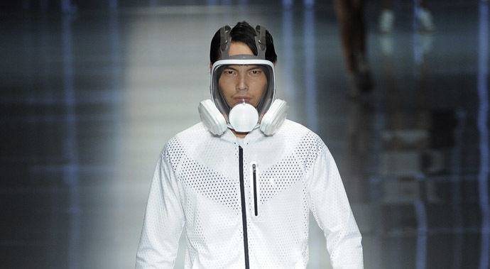 Smog couture: Models parade face masks at China's fashion week ...