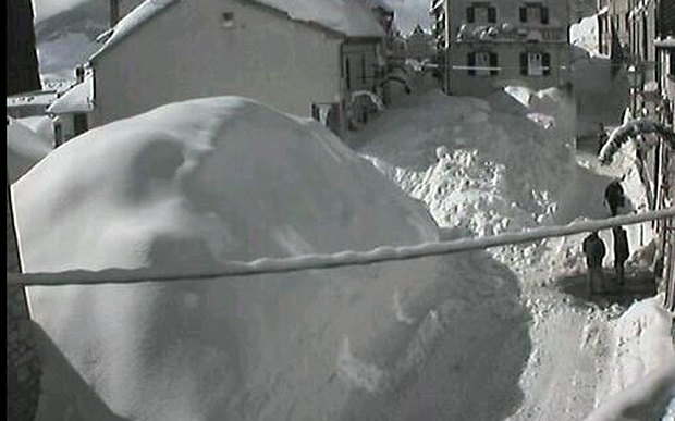 Italian village receives more than 8 feet of snow in just 18 hours ...