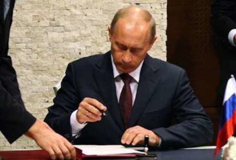 Putin signs document: US is a threat to Russian national security ...