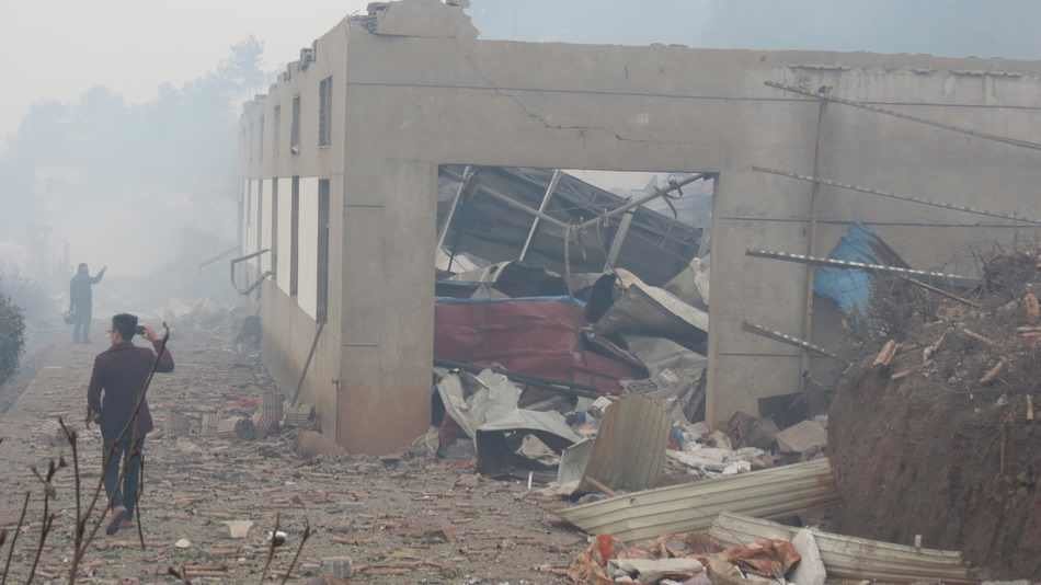 Massive explosion at fireworks factory in southern China kills 3 ...