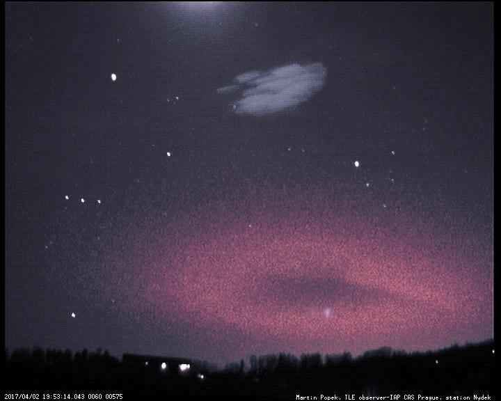Rare ELVE and red sprites captured over thunderstorm in Czech Republic ...