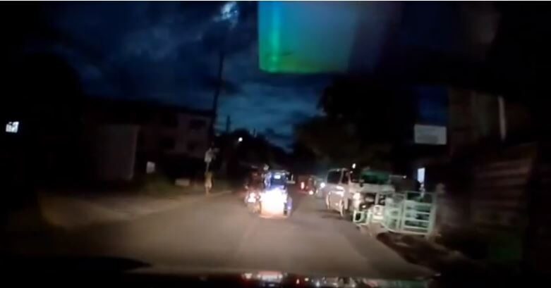 Meteor fireball lights up night sky over Antipolo, Philippines — Fire ... Meteor fireball lights up night sky over Antipolo, Philippines — Fire ...