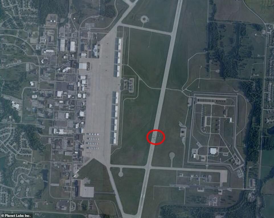 Satellite photo reveals wreckage of $2 BILLION US B-2 Stealth bomber ...