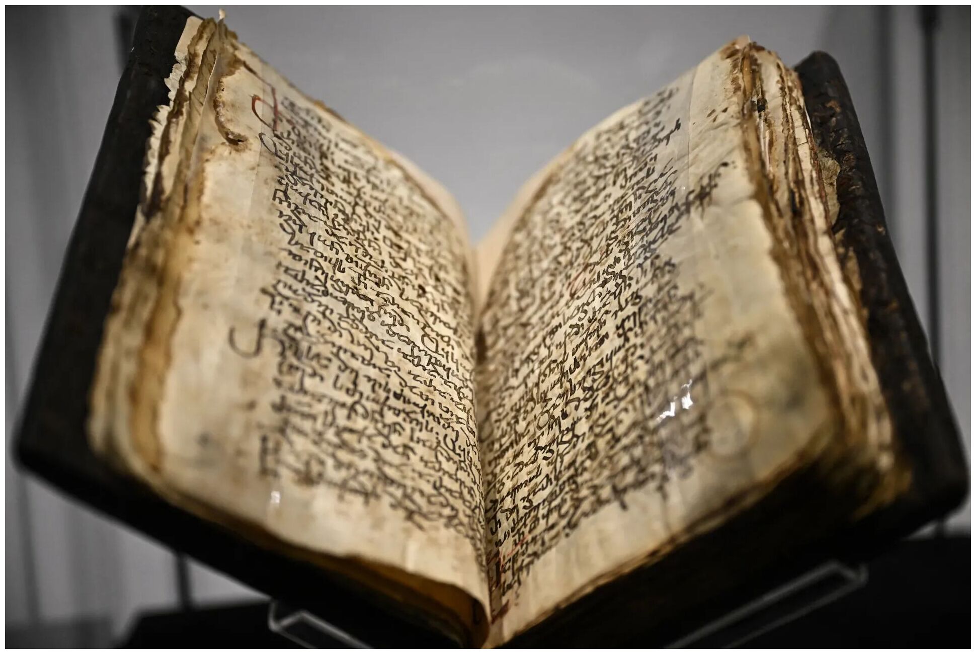 Scientific tools are tracing the evolution of ancient biblical ...