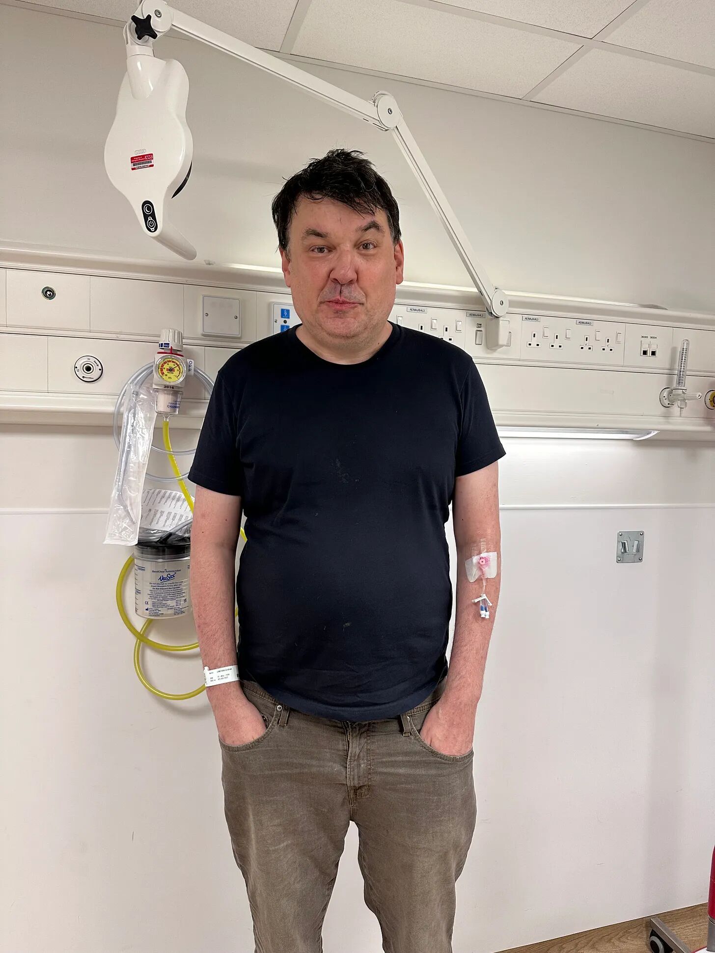 Batsh*t Bonkers Britain: 5 armed police arrest writer Graham Linehan at ...