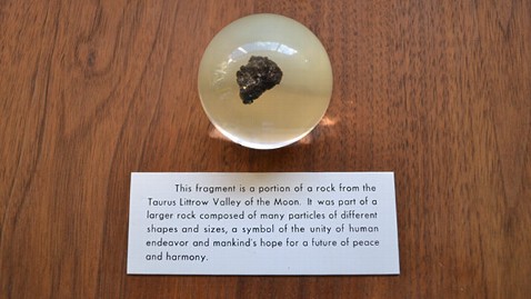 US: Missing Moon Rock Found Among Bill Clinton's Files — Society's ...