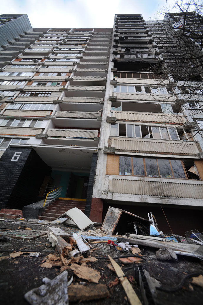 Fire and explosion in Moscow apartment building kills 3, injures 7 ...